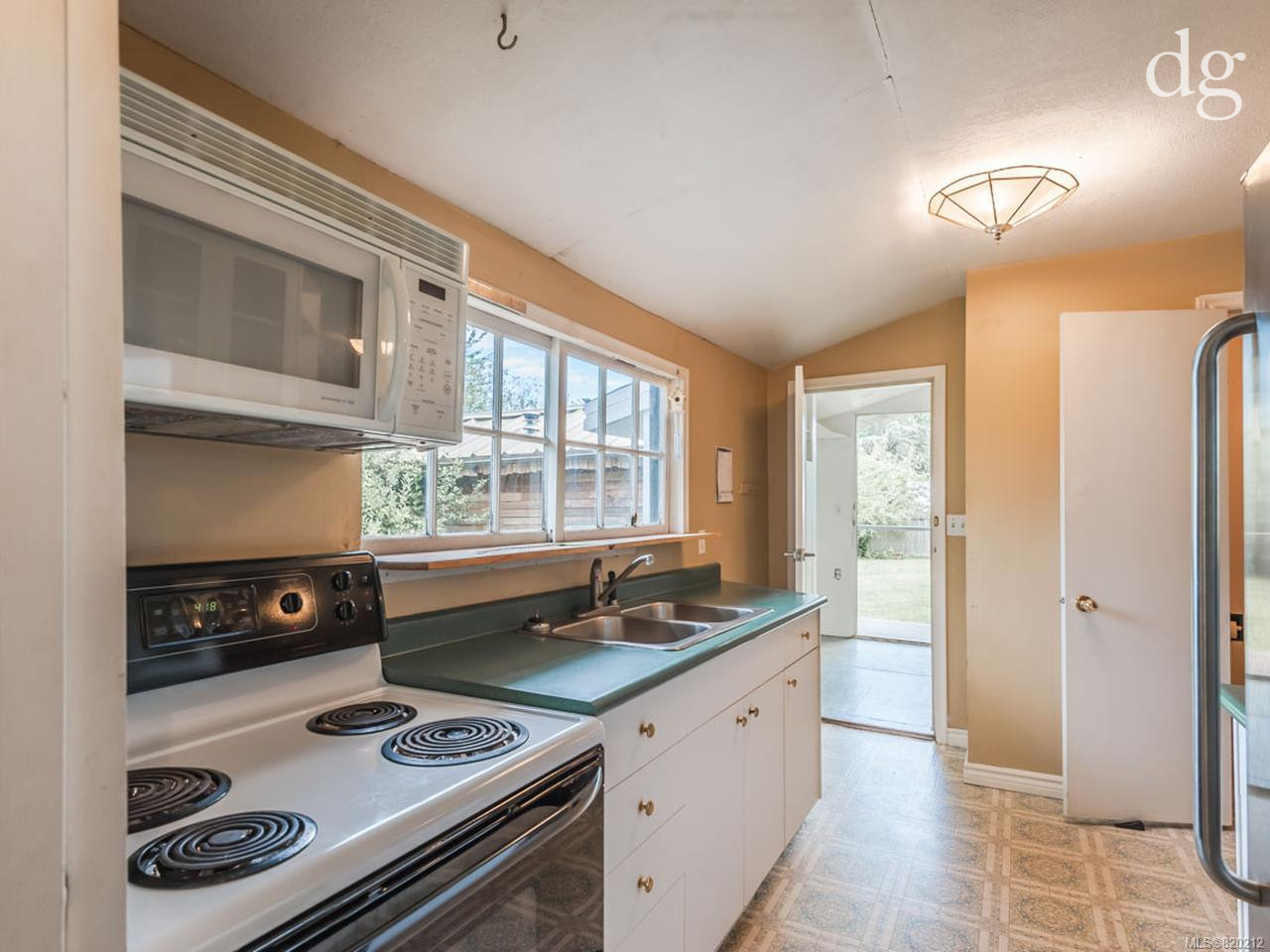 3198 Cedar Rd, Nanaimo - Vancouver Island and Nanaimo Real Estate
