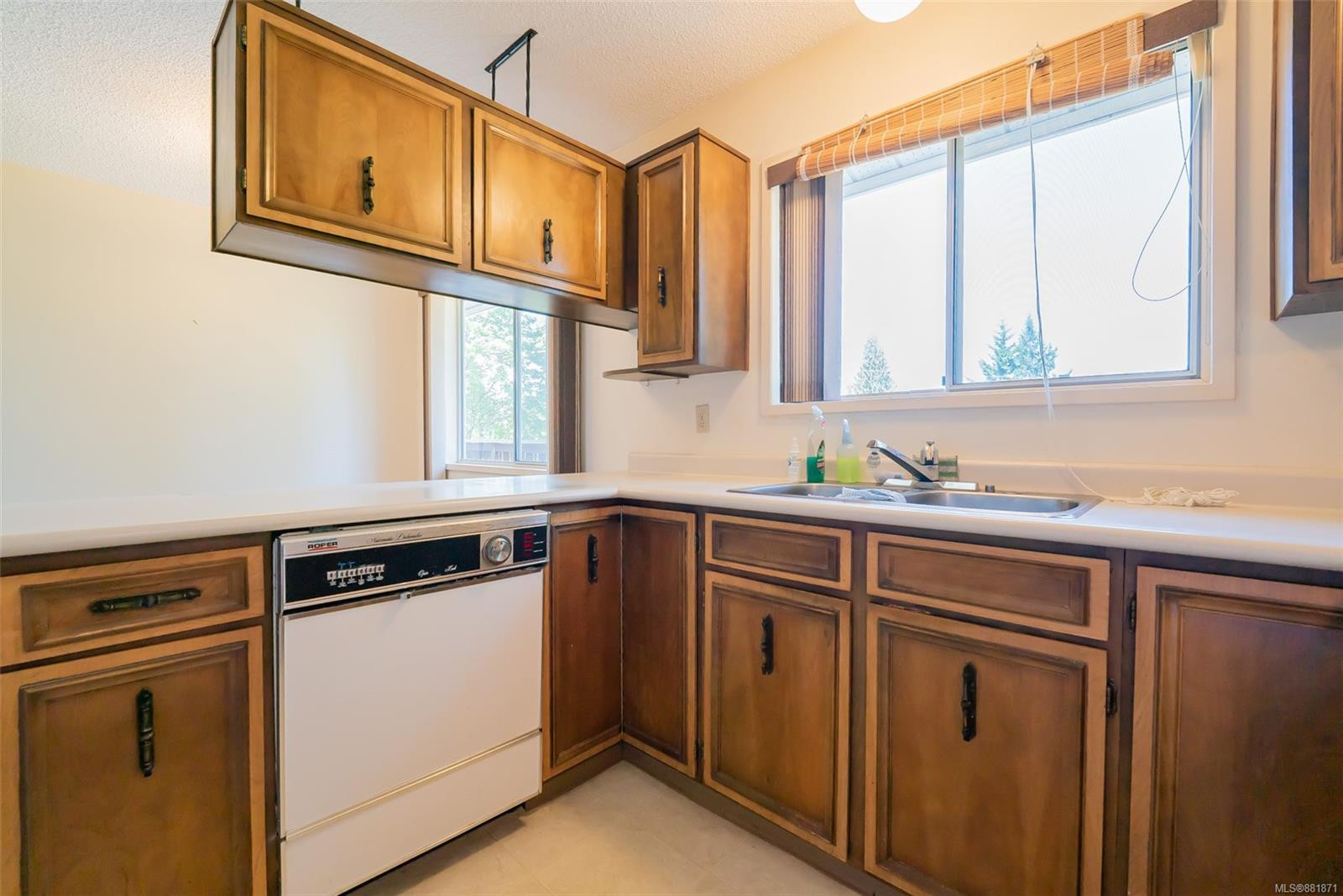 5728 CARLTON Rd, Nanaimo - Vancouver Island and Nanaimo Real Estate